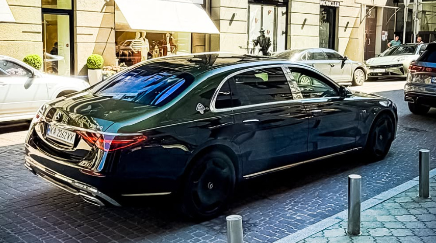 Рідкісний Mercedes-Maybach V12 Edition помічено у Києві: деталі ...
